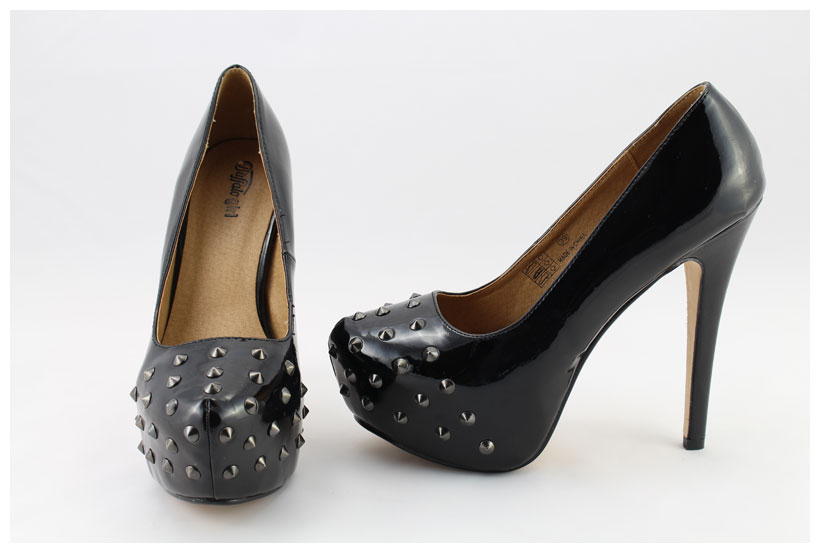 Buffalo Girl Pumps Gr. 39 Plateaupumps Nietenpumps schwarz Lackpumps ...